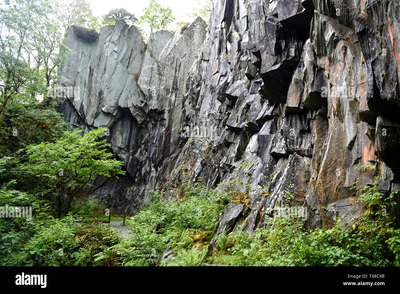 Cathedral quarry hi-res stock photography and images - Alamy