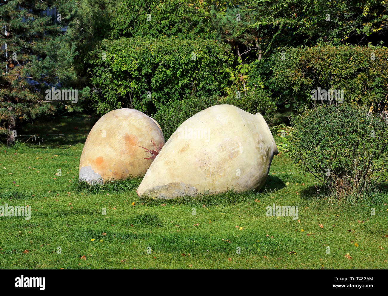 Two amphoras hi-res stock photography and images - Alamy