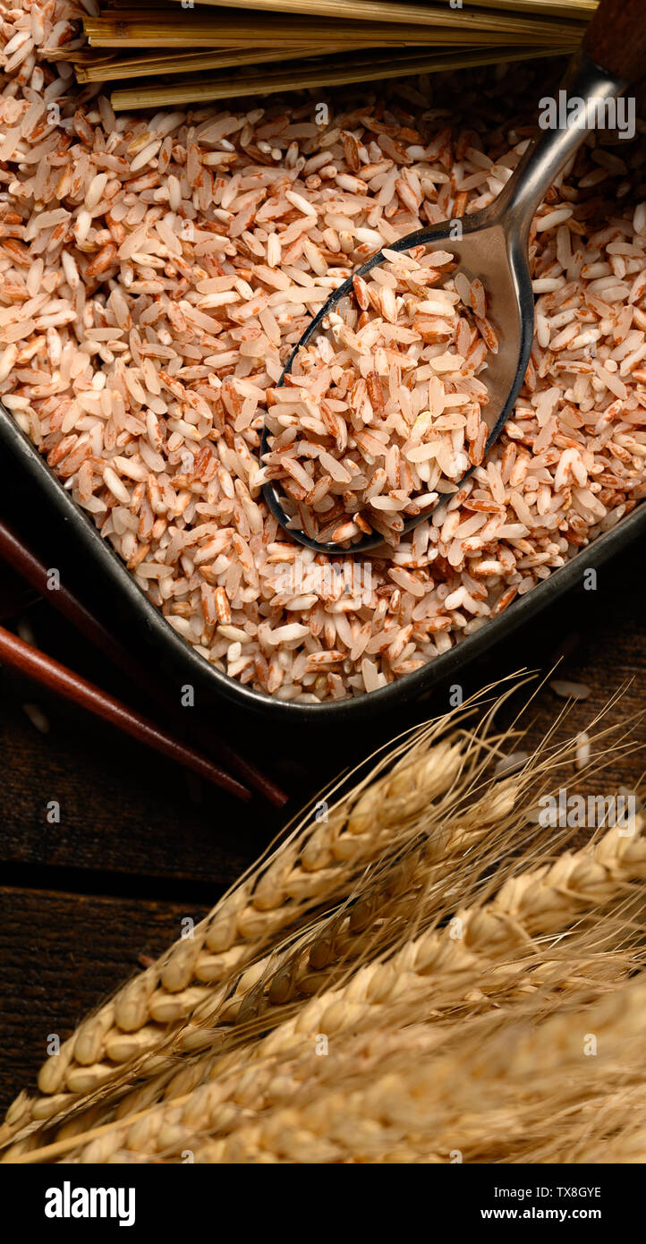 Red rice grain Stock Photo - Alamy