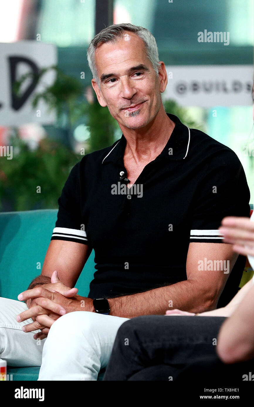 Jerry mitchell director hi-res stock photography and images - Alamy