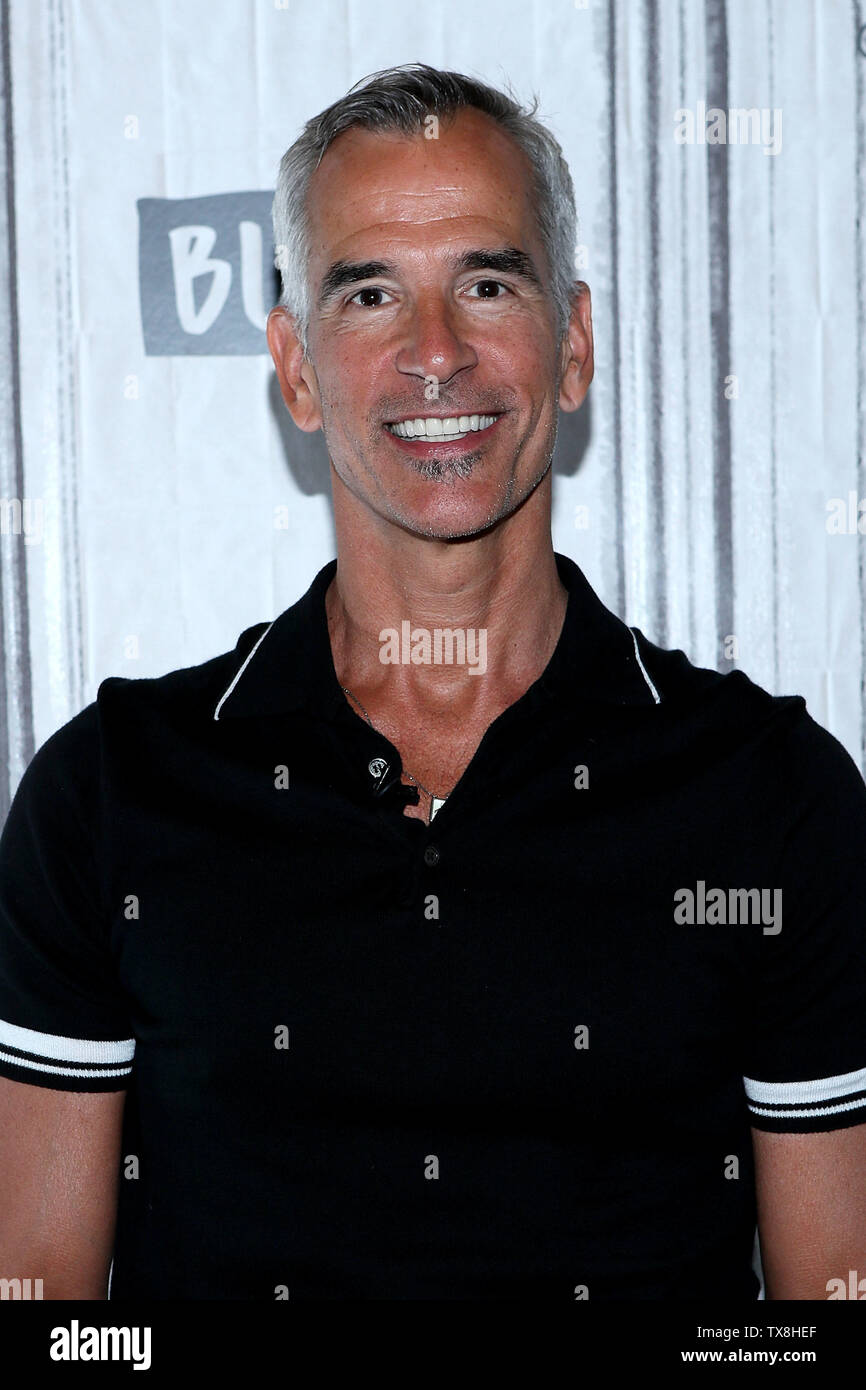 Jerry mitchell director hi-res stock photography and images - Alamy