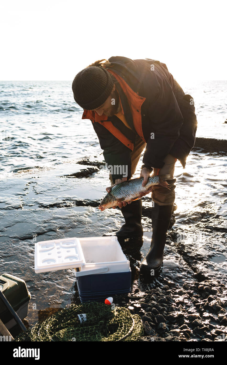 Fish in cooler hi-res stock photography and images - Alamy