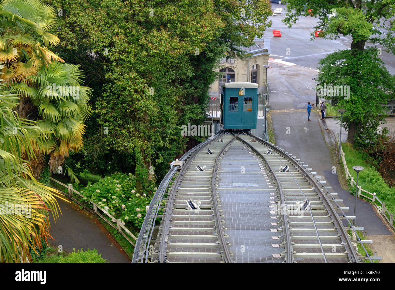 Free commuter train hi-res stock photography and images - Alamy