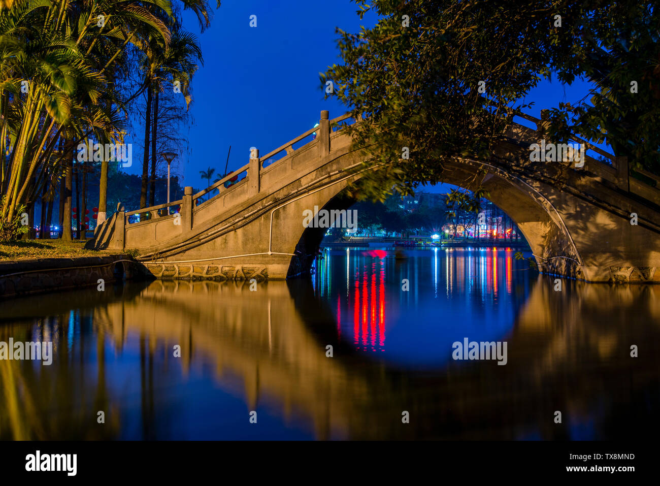 Stone Arch Bridge at night Stock Photo - Alamy