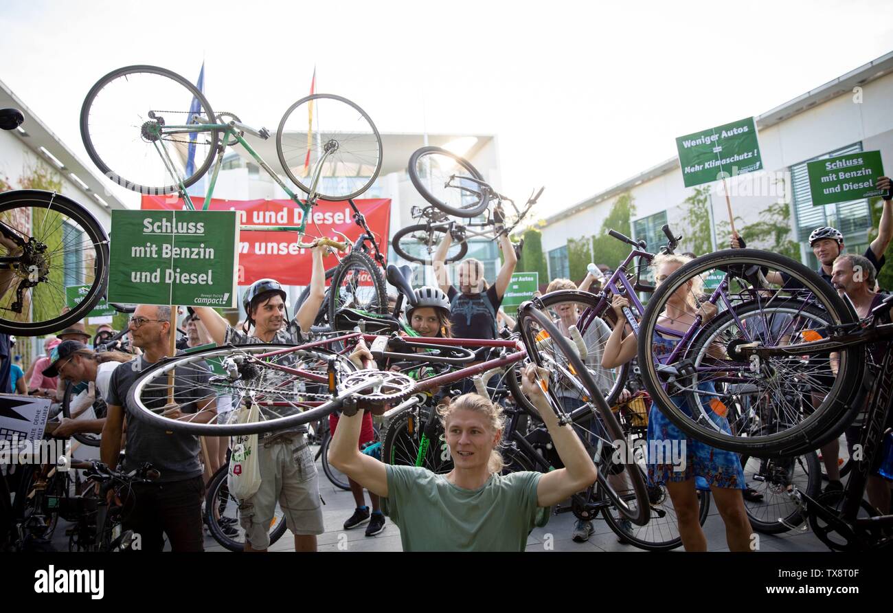 Berlin, Germany. 24th June, 2019. With their bicycles, activists ...