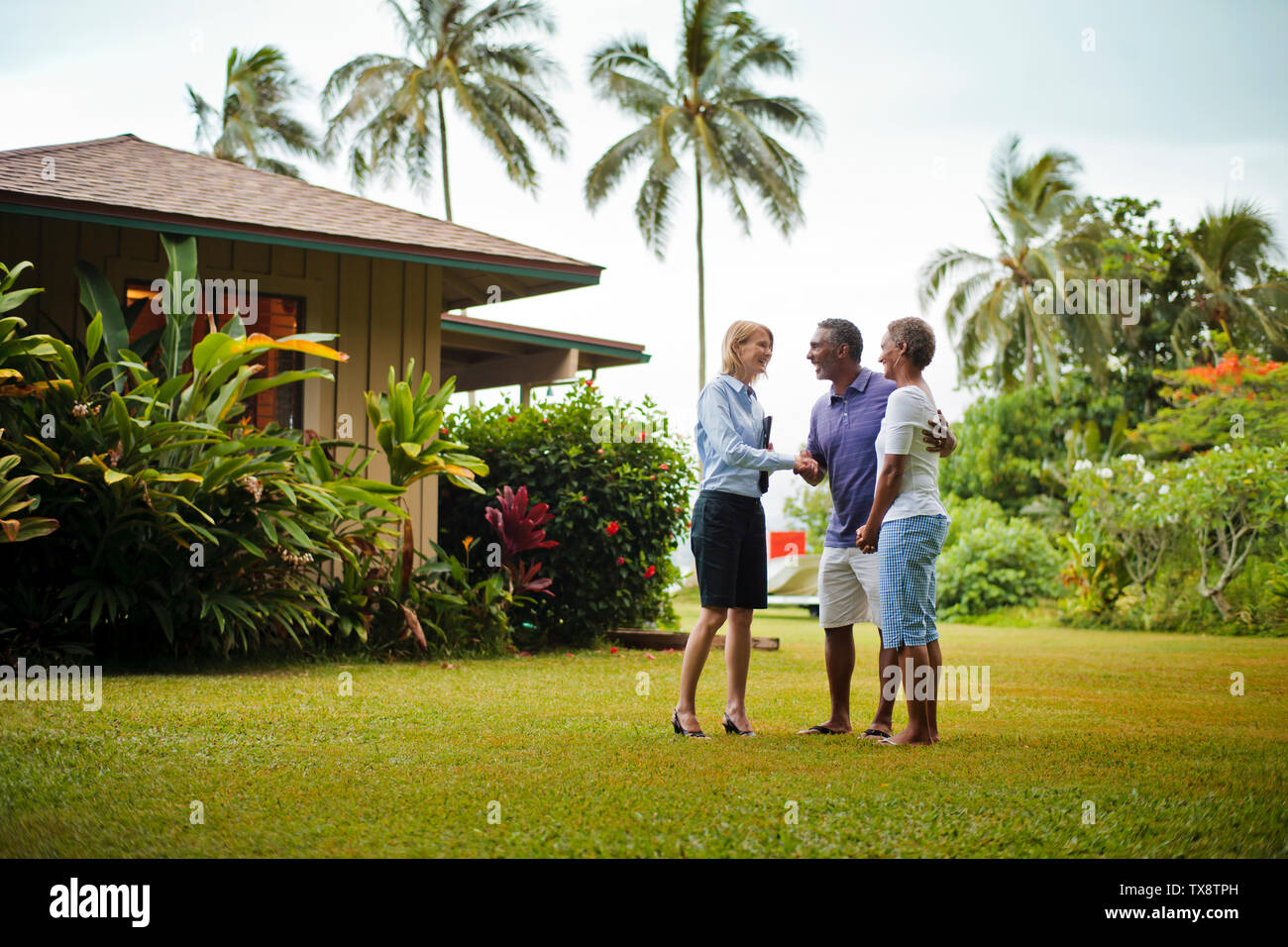 Real estate agent clients hi-res stock photography and images - Alamy