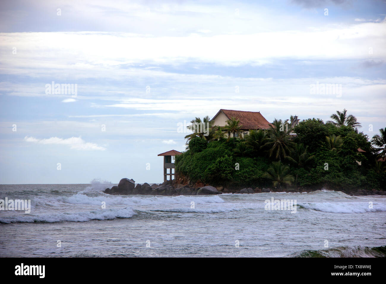 Sri Lanka tourist scenery, green mountains and rivers, seaside scenery ...