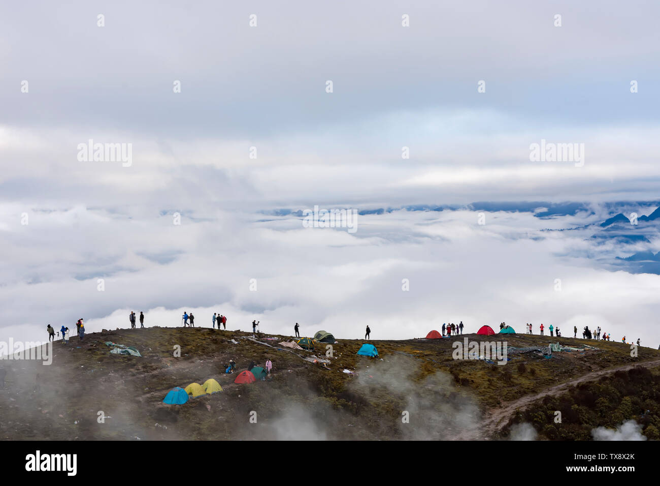 Ganzi clouds hi-res stock photography and images - Alamy