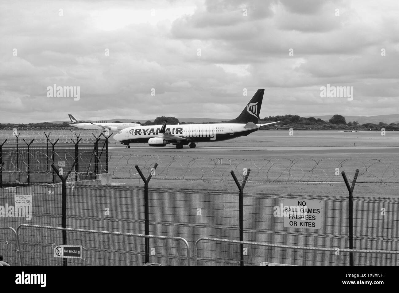 Manchester aviation runway visitor park Stock Photo - Alamy