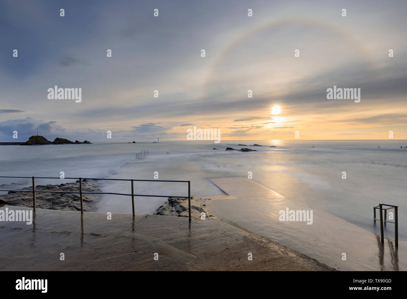 Sunbow hi-res stock photography and images - Alamy