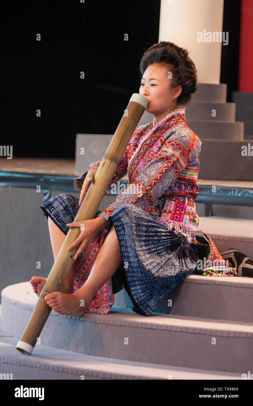 Instrumental performances hi-res stock photography and images - Alamy