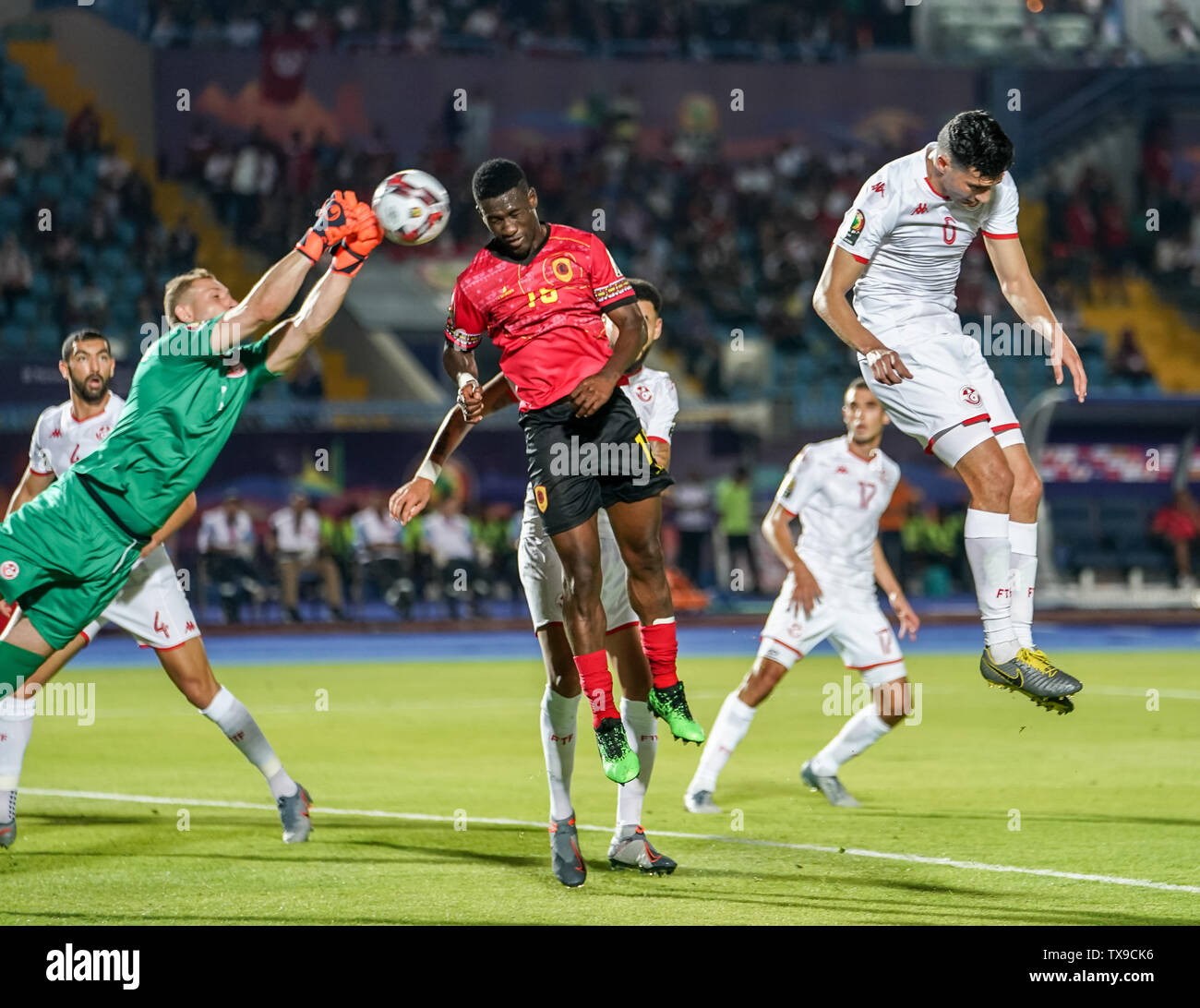 African boxing match hi-res stock photography and images - Alamy