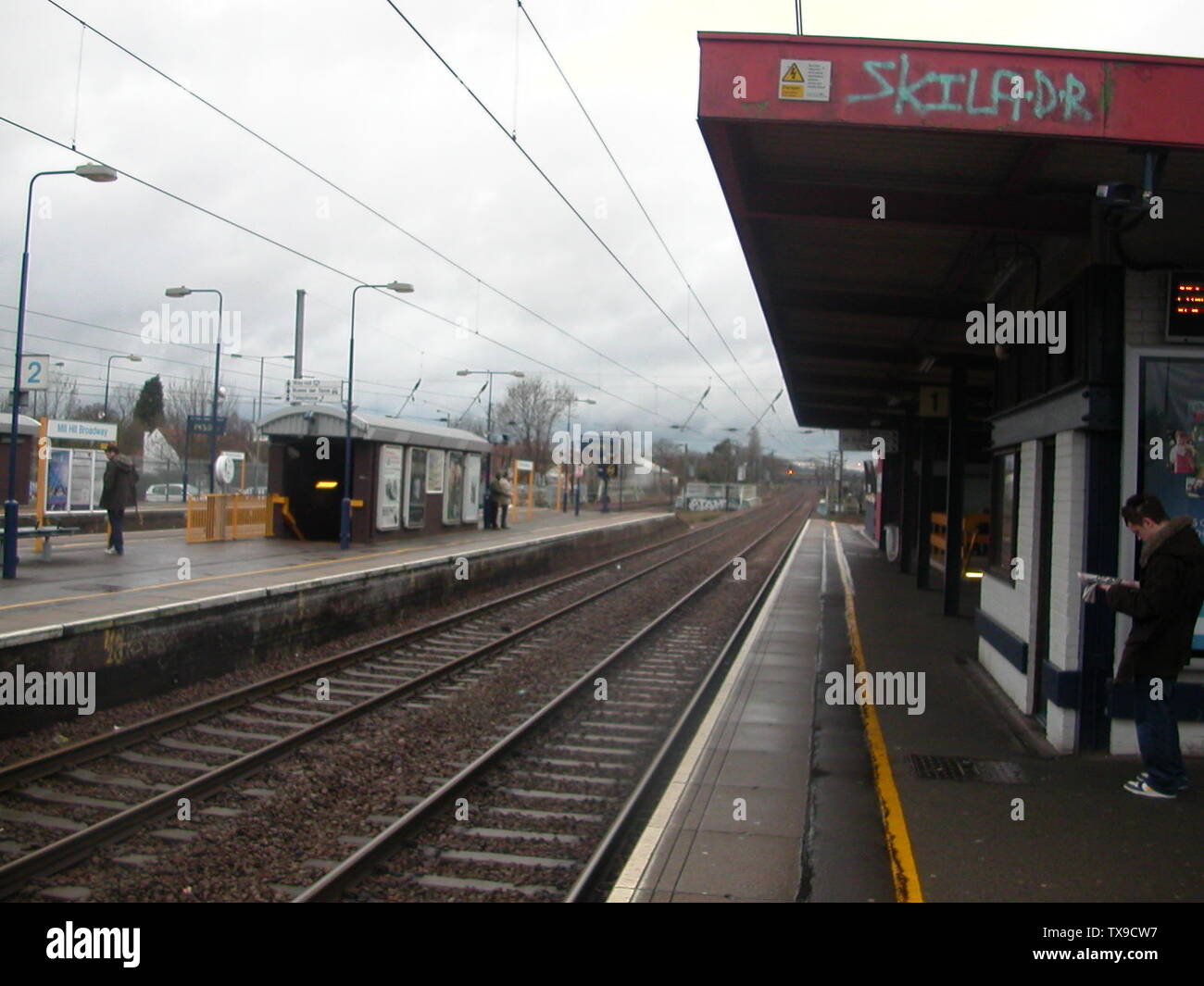 Mill hill station platform hi-res stock photography and images - Alamy