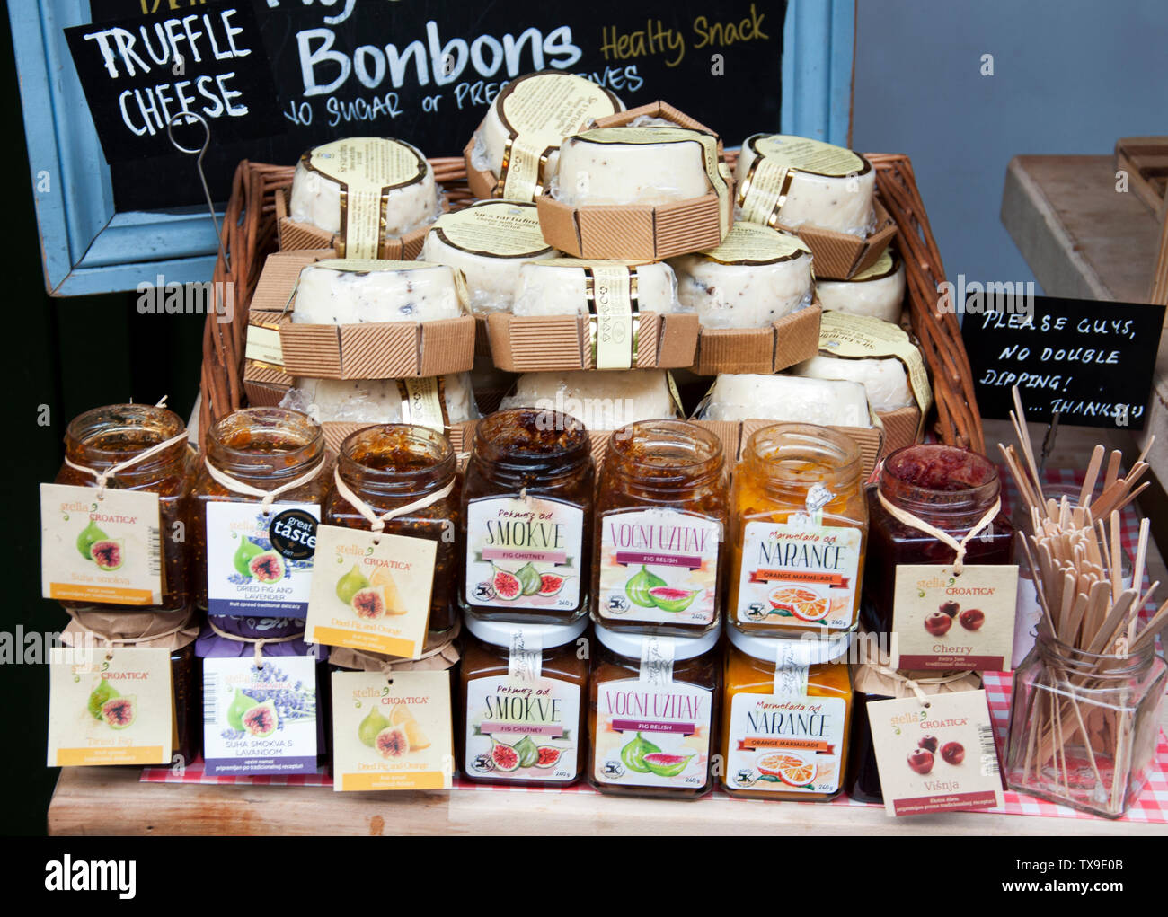 Market stalls in Borough Market, London, England Stock Photo - Alamy