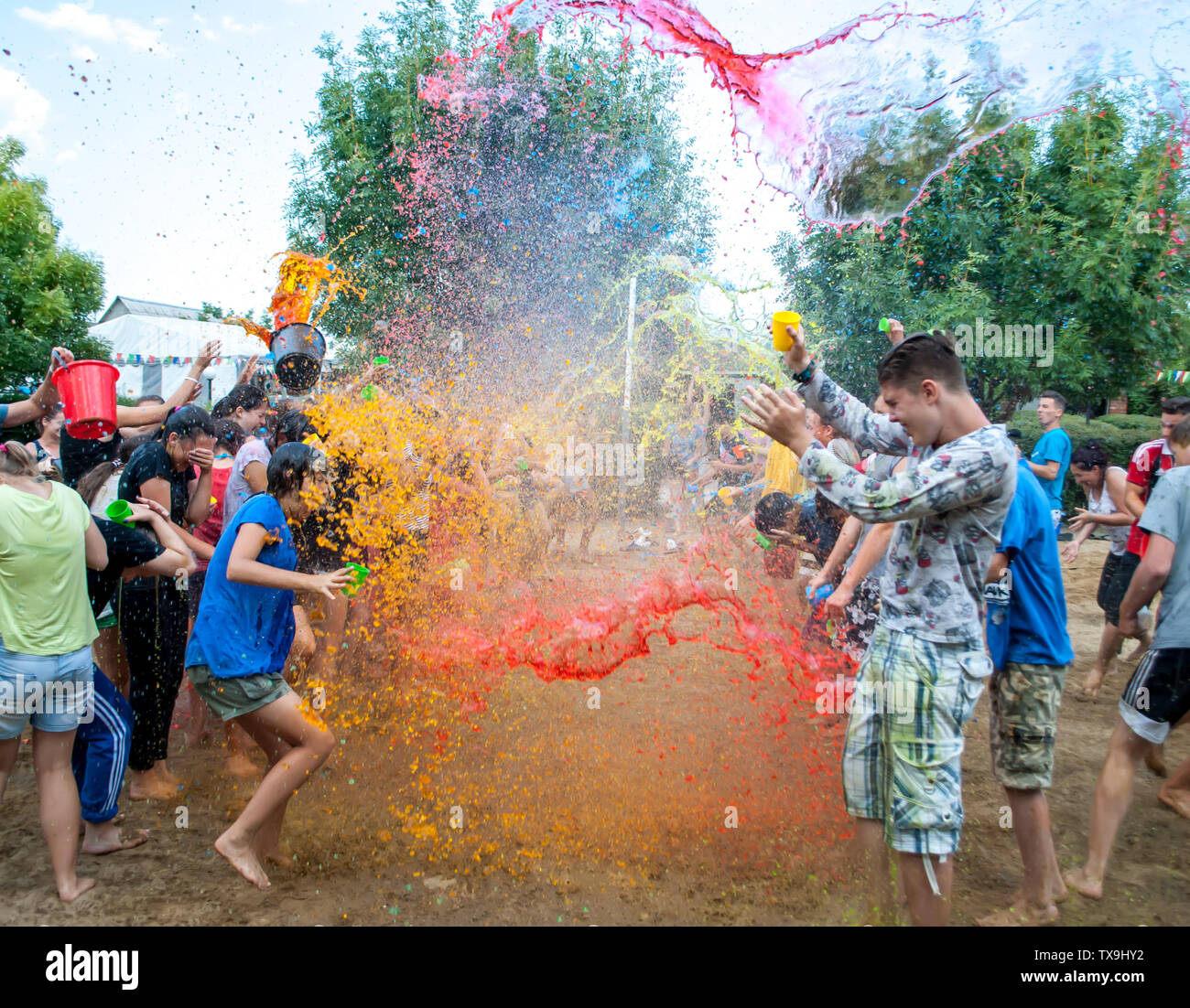 Children fun kids splashing girls hi-res stock photography and images ...