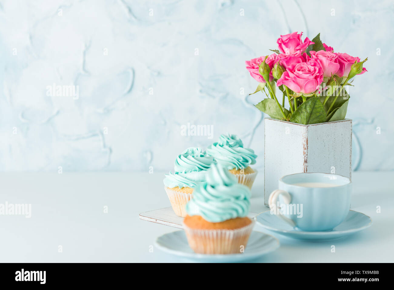 The birthday cake poste hi-res stock photography and images - Alamy