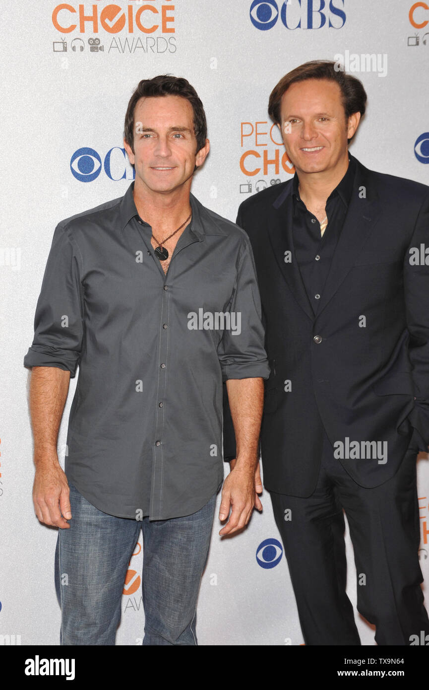 LOS ANGELES, CA. November 10, 2009: "Survivor" host Jeff Probst (left ...