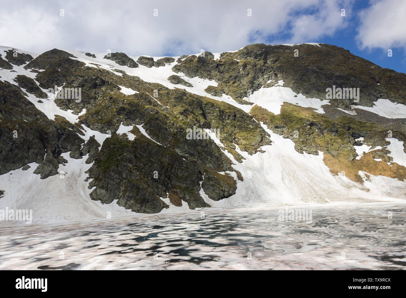 Broken Rock High Resolution Stock Photography and Images - Alamy