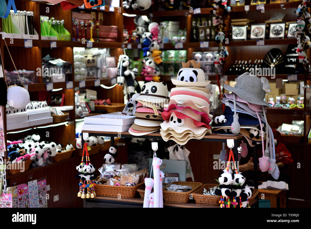 Photographed in March 2019 in Jinli, Chengdu. The famous Jinli brings ...
