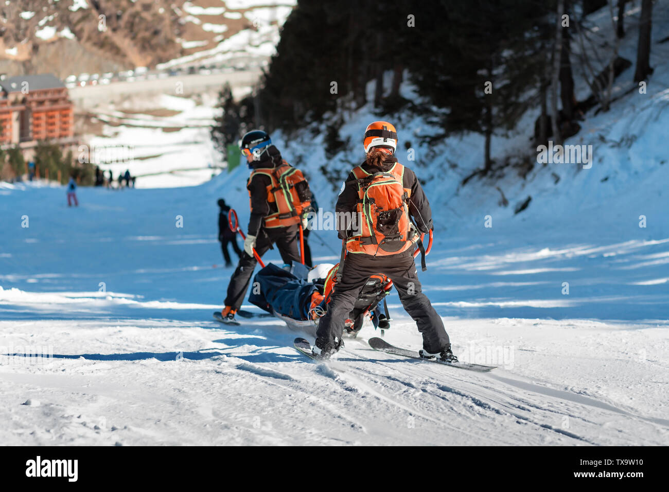 Mountain Rescue Stretcher Snow Stock Photos & Mountain Rescue Stretcher ...