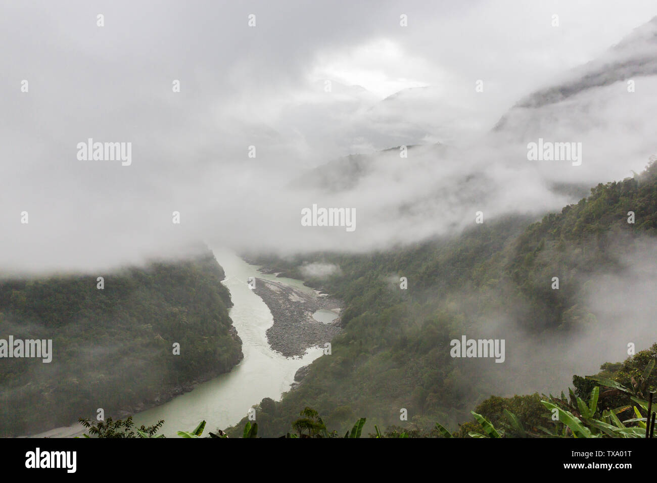 Clouds and sea scenery of the Brahmaputra River Grand Canyon, Tibet ...
