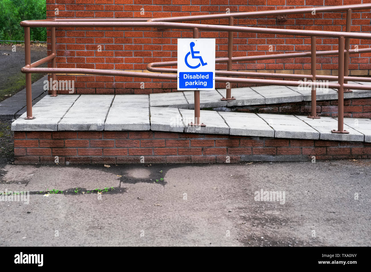 Disabled parking access ramp and rails Stock Photo - Alamy