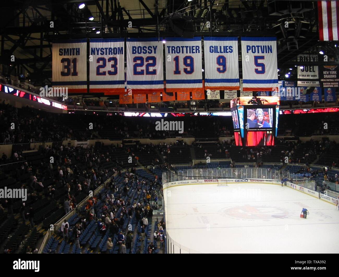 Nassau veterans memorial coliseum hi-res stock photography and images ...