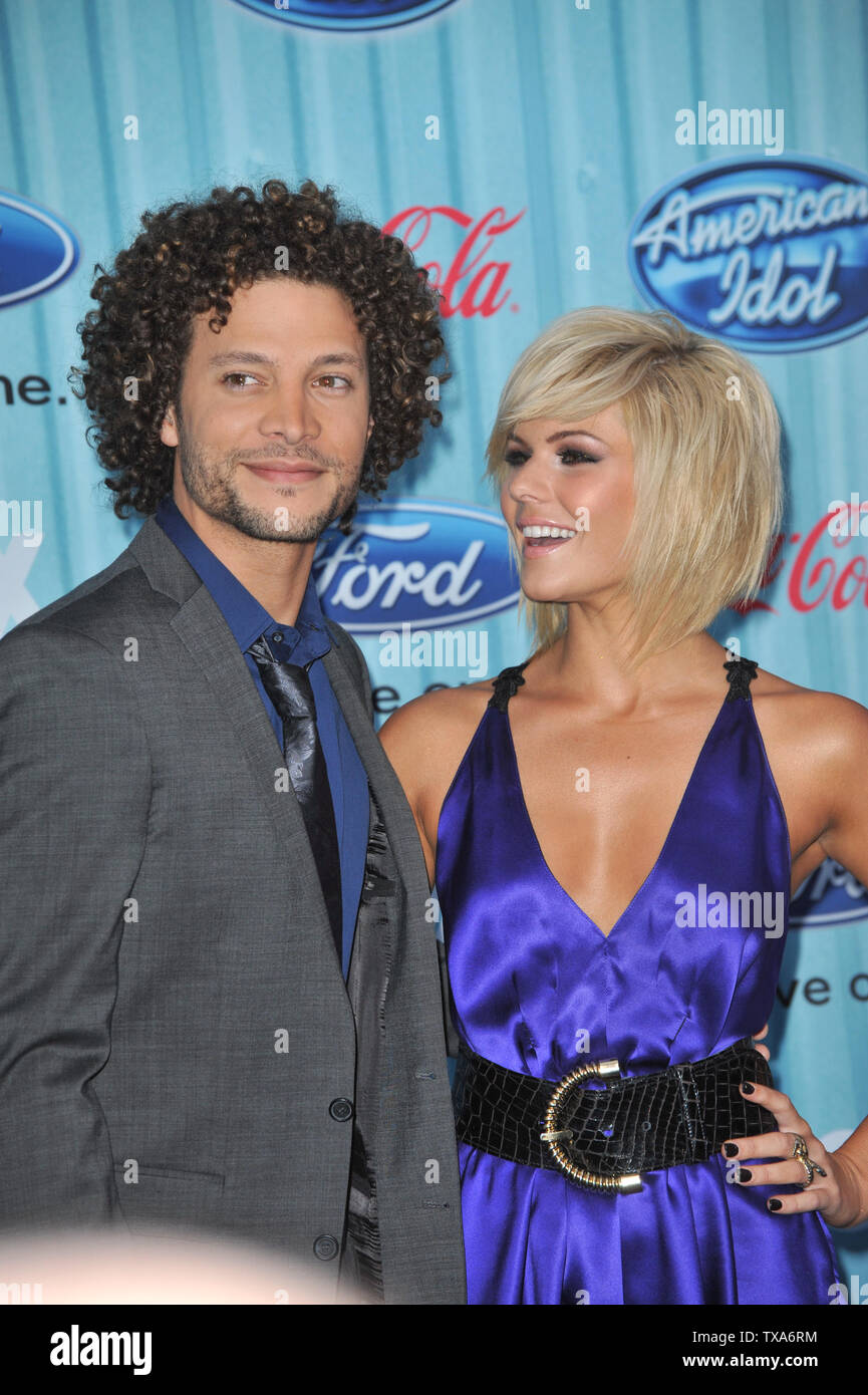 LOS ANGELES, CA. March 05, 2009: Justin Guarini & Kimberly Caldwell at ...