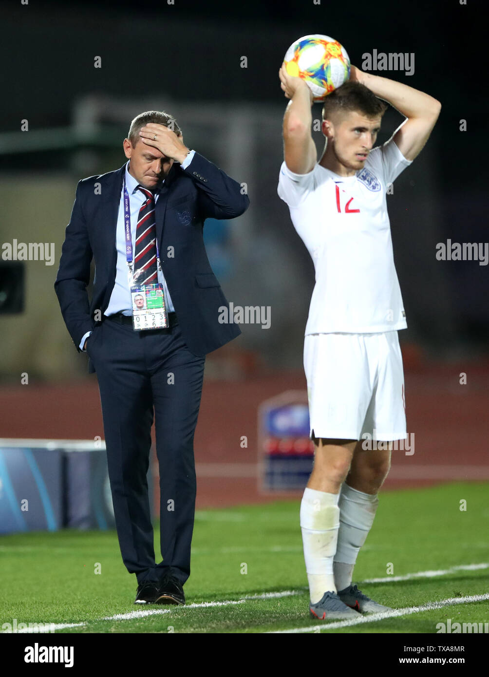 England manager Aidy Boothroyd (left) and Jonjoe Kenny during the 2019 ...