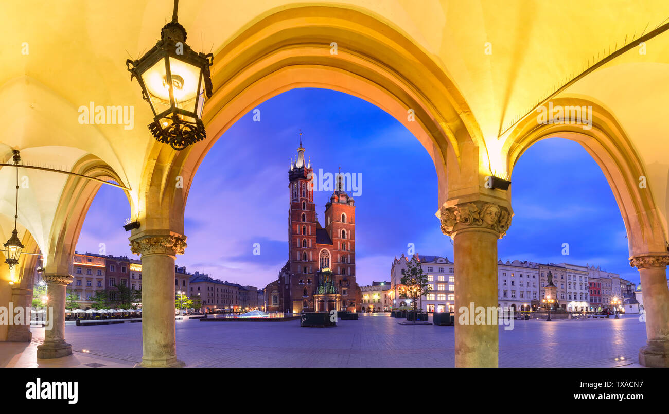 Krakow scenic morning hi-res stock photography and images - Alamy