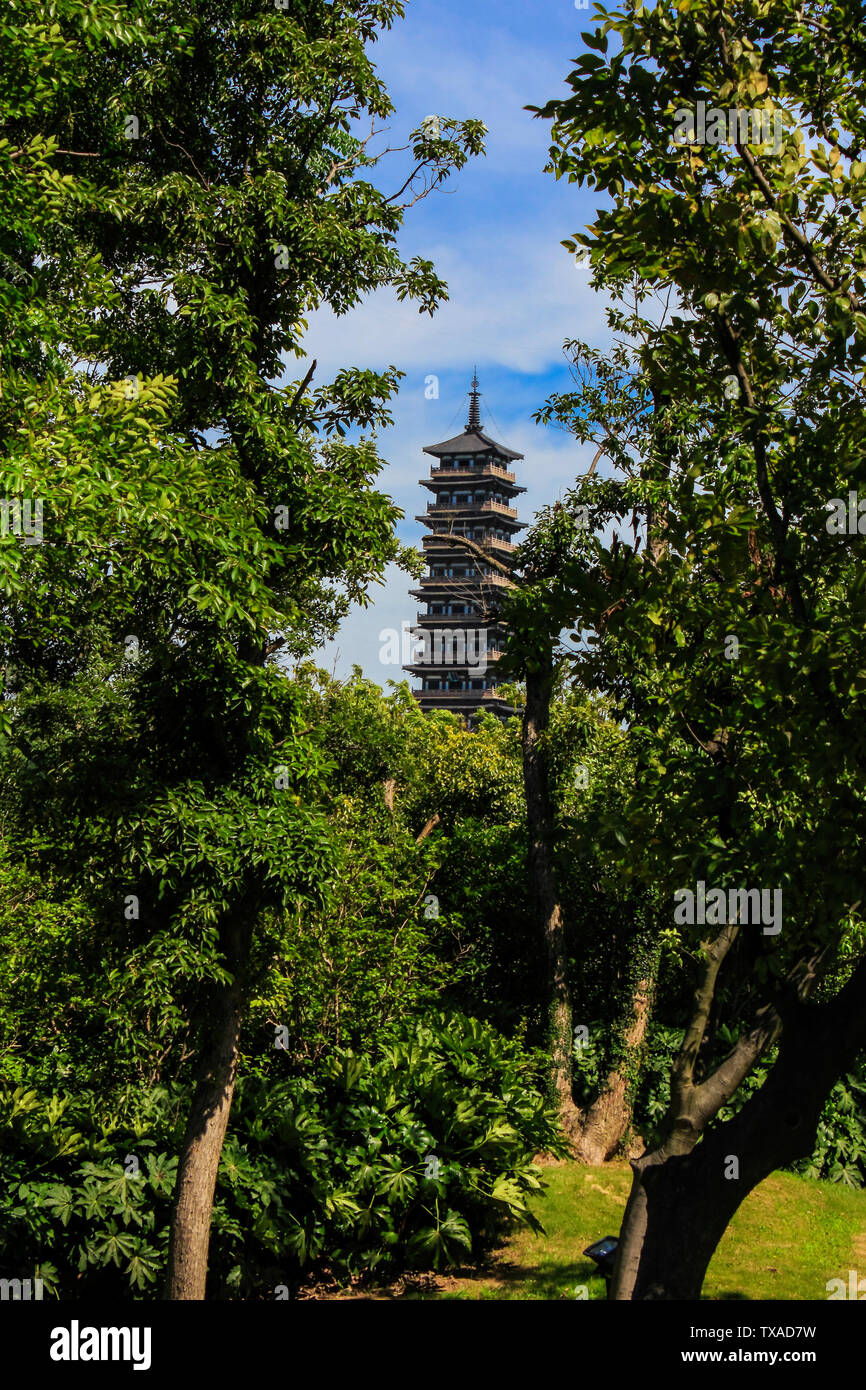 Yangzhou temple hi-res stock photography and images - Alamy
