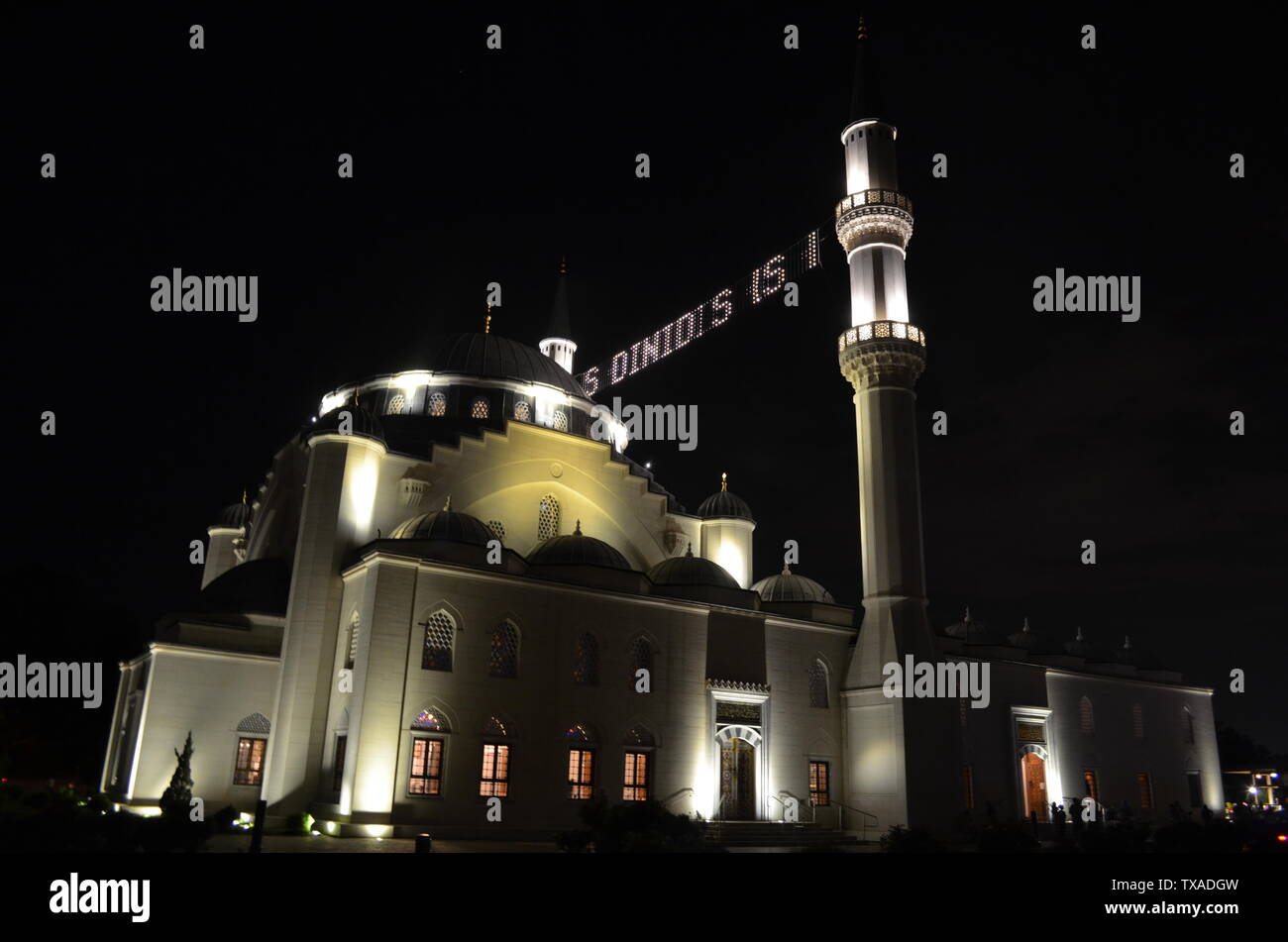Mosque lights at night hi-res stock photography and images - Alamy