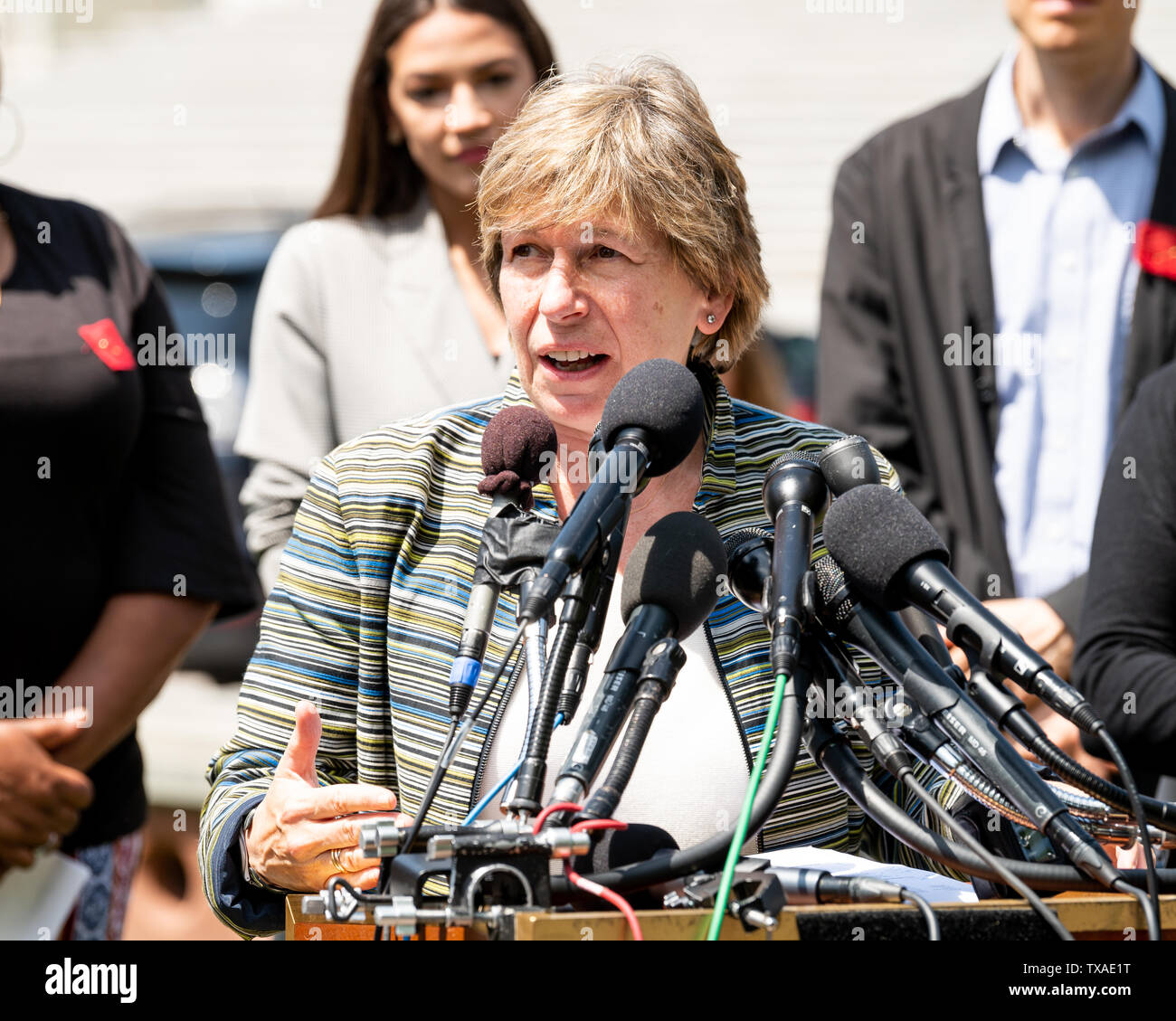 The unveil hi-res stock photography and images - Alamy