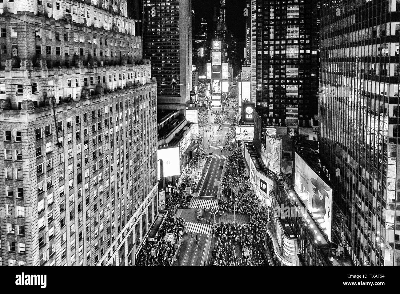 Times square abc Black and White Stock Photos & Images - Alamy