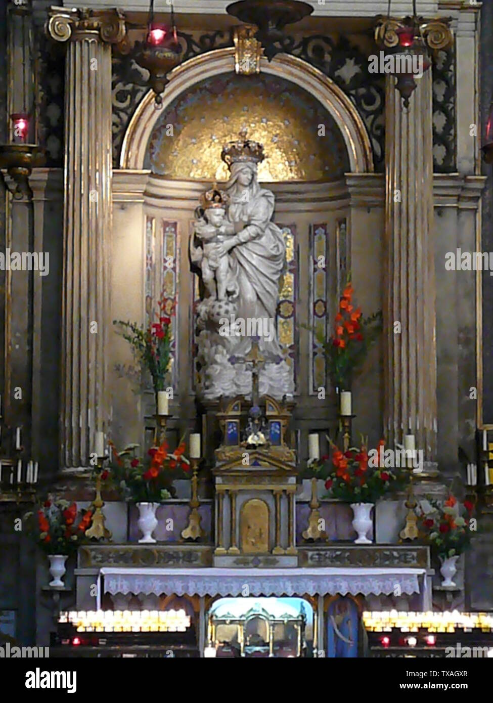 Statue of notre dame des victoires hi-res stock photography and images ...