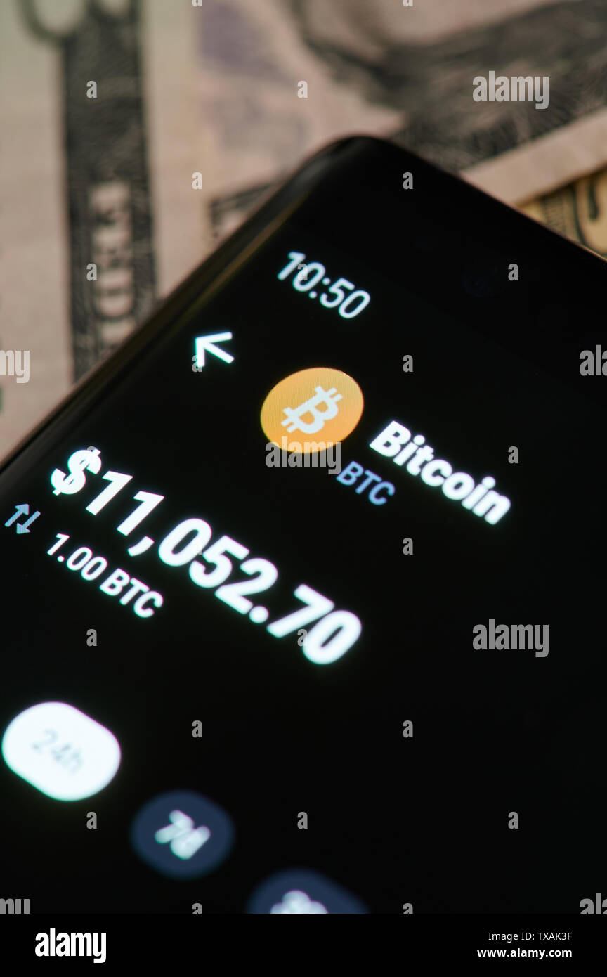 Stock market screen chart hi-res stock photography and images - Alamy