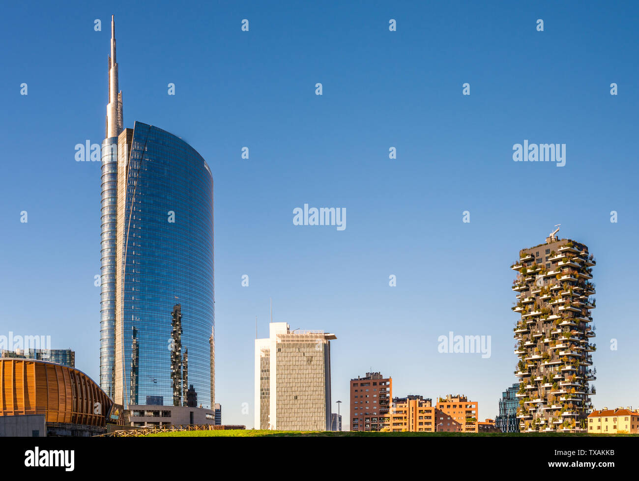 Isola milano hi-res stock photography and images - Alamy