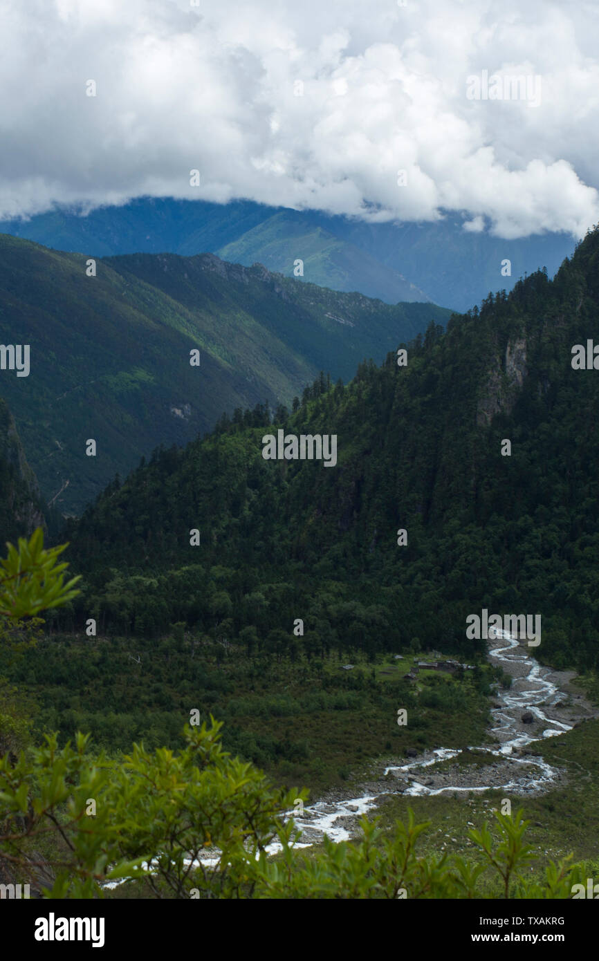 Rainfall Village, Meri Snow Mountain, Jinsha River Stock Photo - Alamy
