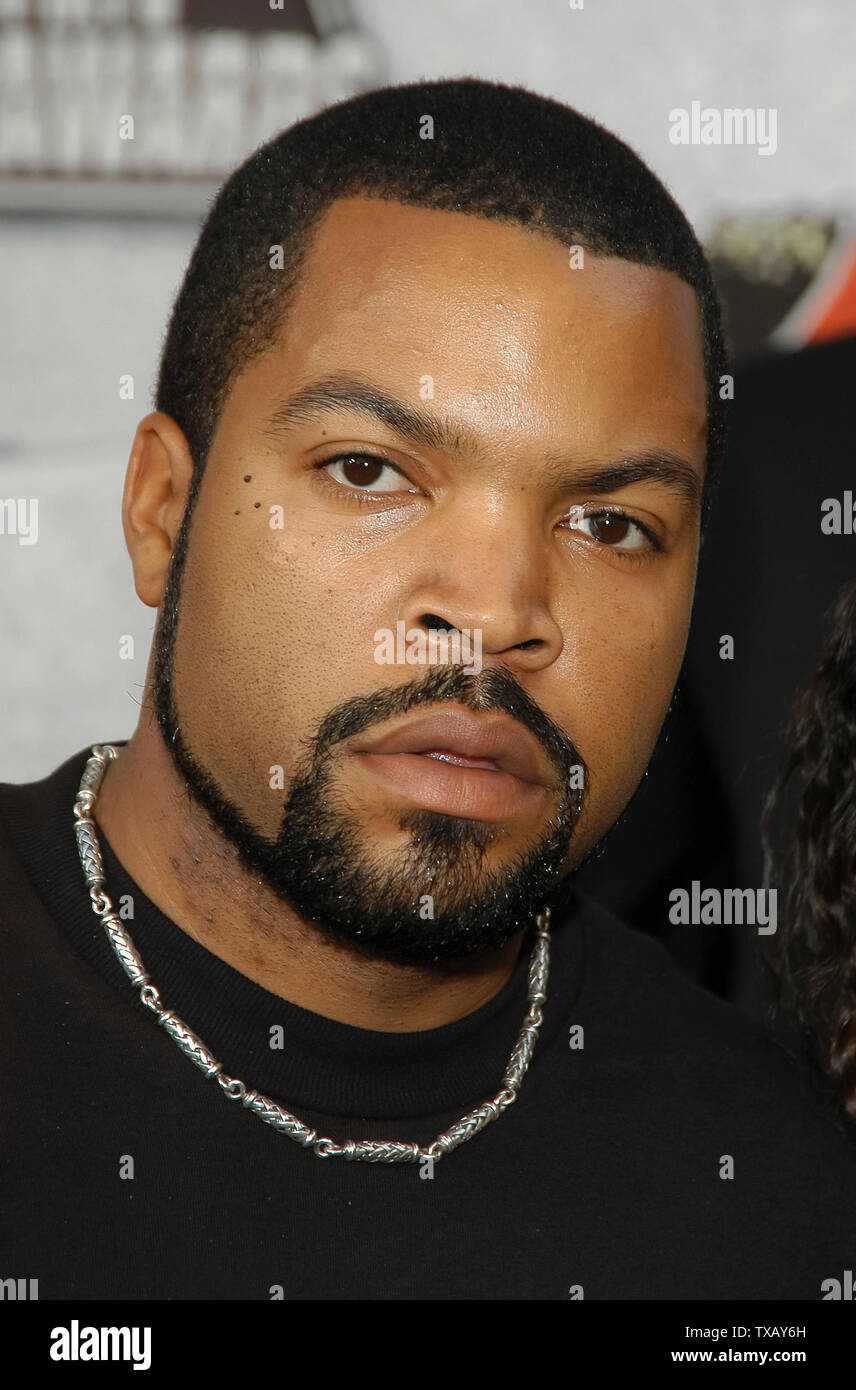 Ice cube mtv movie awards 2004 sony studios hi-res stock photography ...