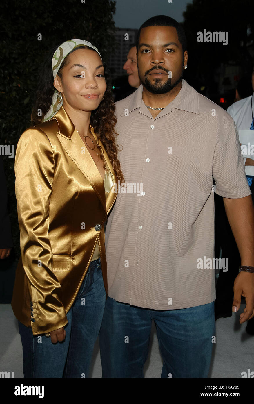 Ice Cube and wife Kimberly at The Premiere of Revolution Studios ...