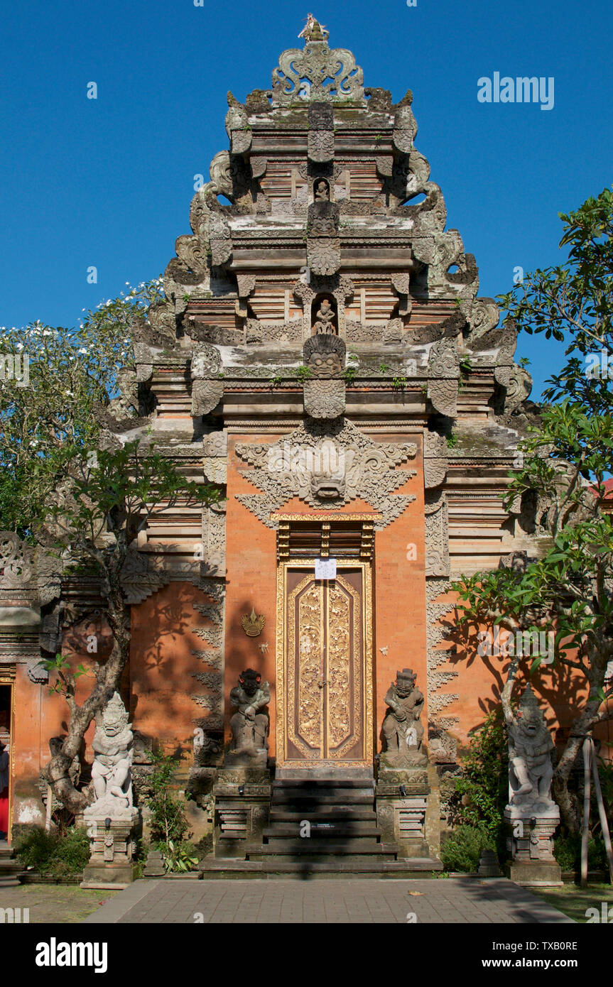 Balinese gate architecture hi-res stock photography and images - Alamy