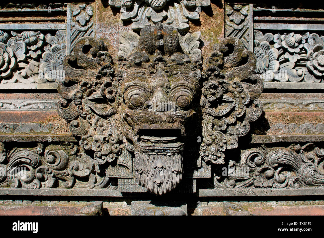 Ancient balinese temple sculpture hi-res stock photography and images ...