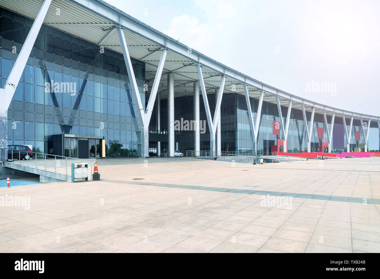 exterior view of a modern passenger hall Stock Photo - Alamy