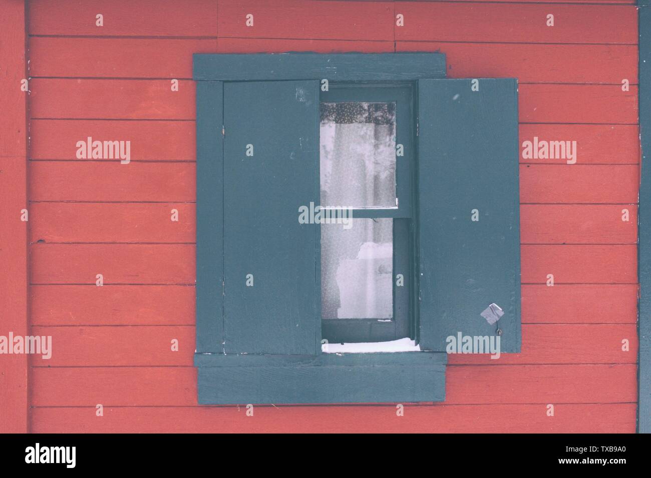 Half open half closed window hi-res stock photography and images - Alamy
