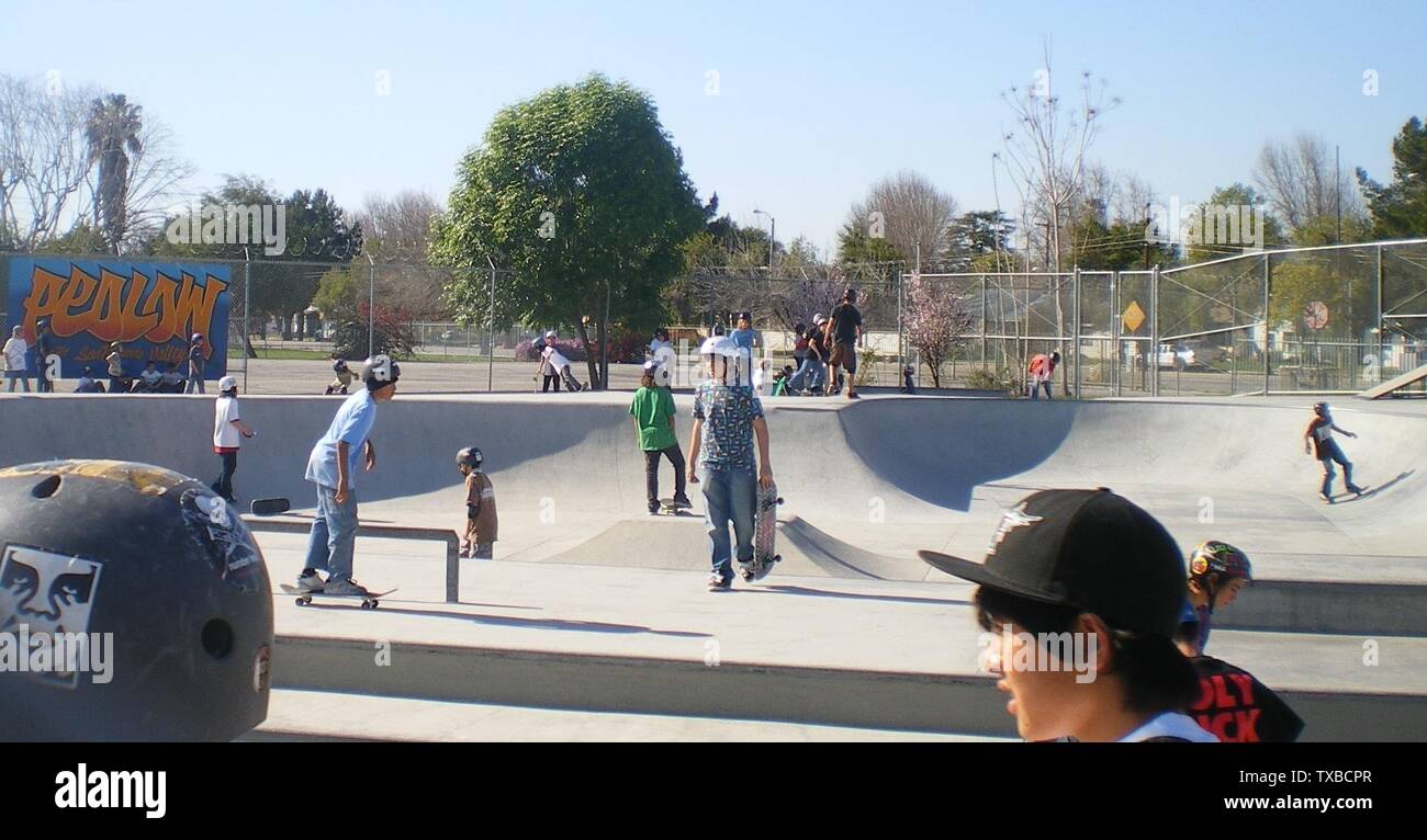 March skate park hi-res stock photography and images - Alamy