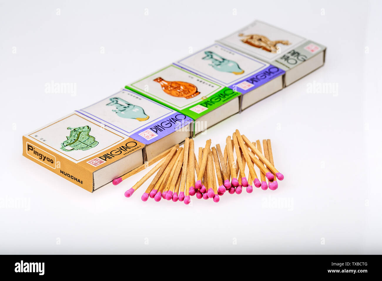 Burning match book hi-res stock photography and images - Alamy