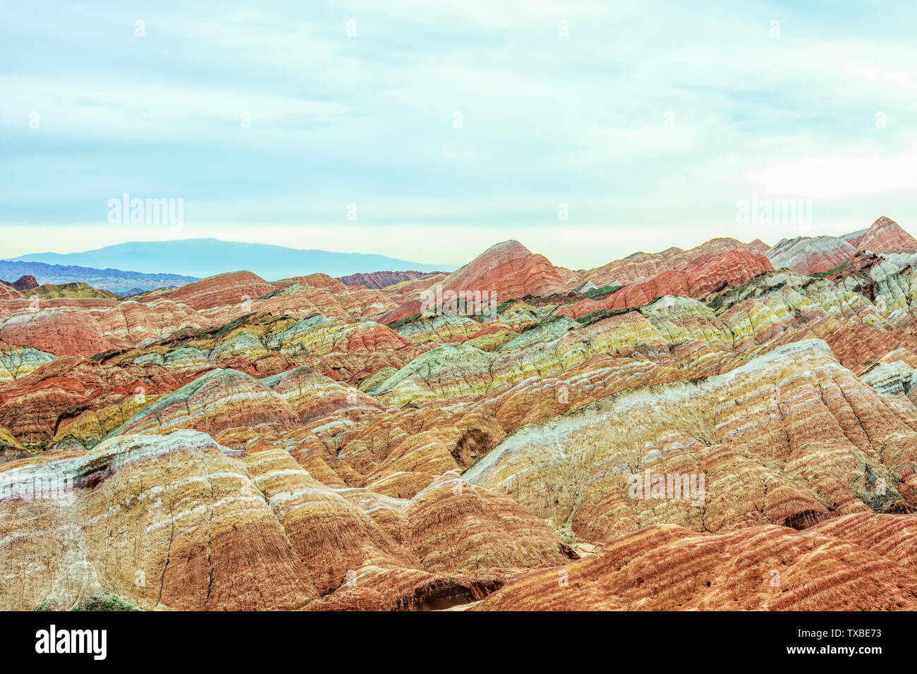 Overlapping mountains hi-res stock photography and images - Alamy