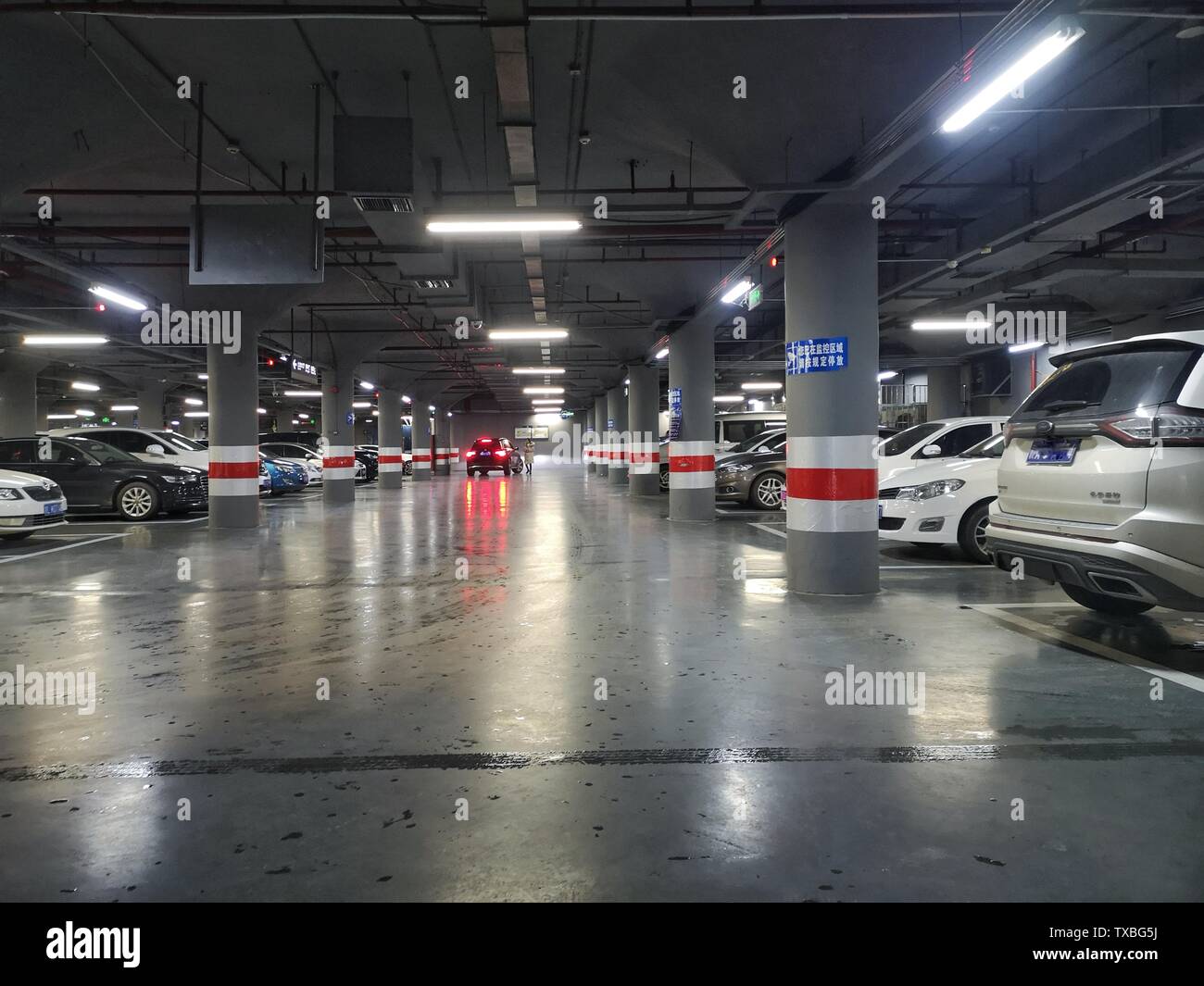 Underground parking lots hi-res stock photography and images - Alamy