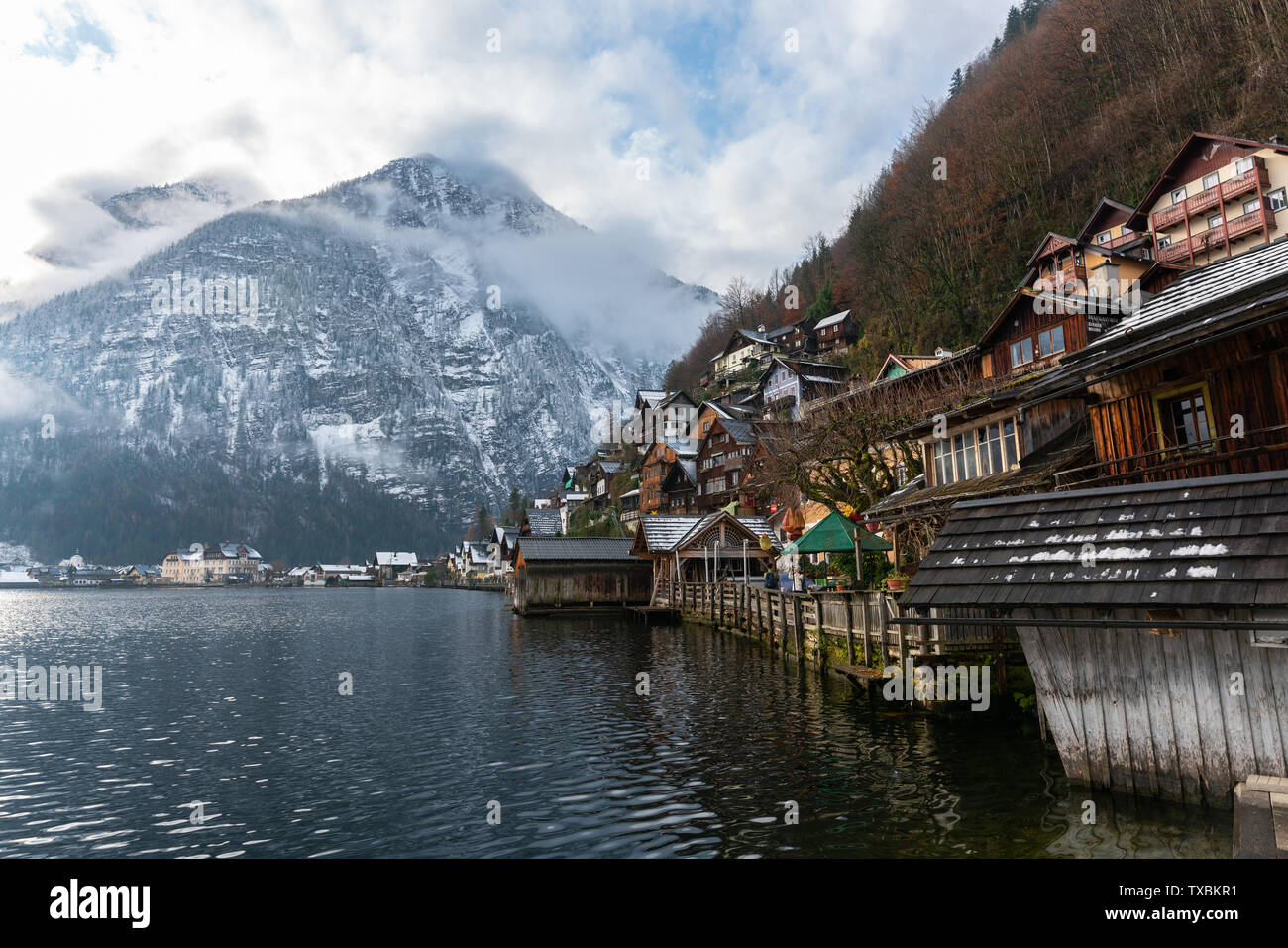 High rise building shelters hi-res stock photography and images - Alamy
