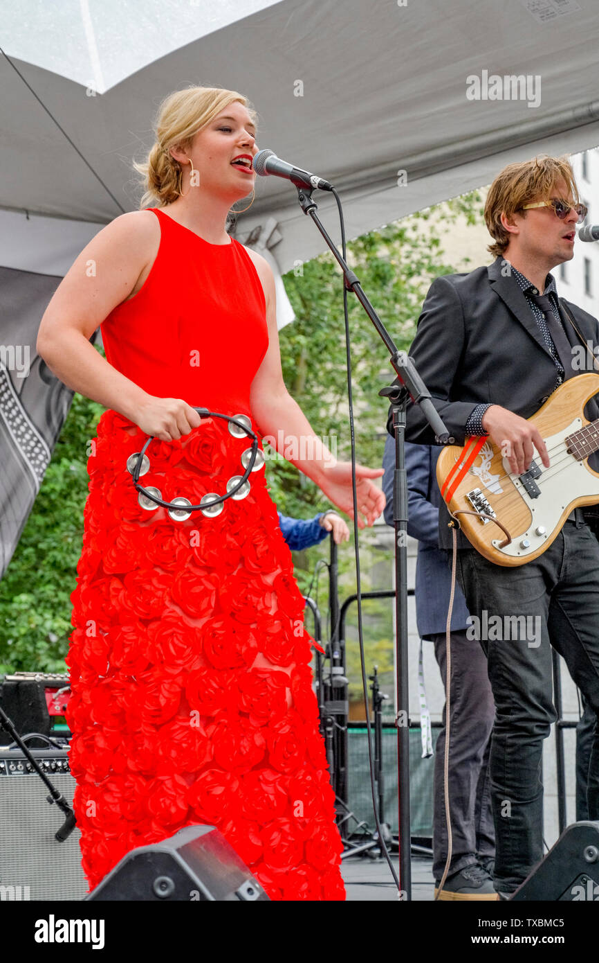 Lydia hol hi-res stock photography and images - Alamy